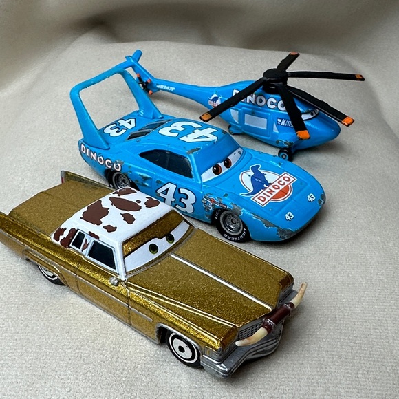 Disney | Toys | Disney Pixar Cars The King Dinoco Tex Dinoco Gold And ...